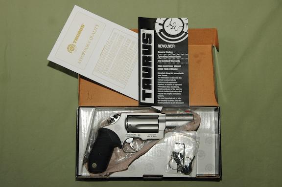 Nib Taurus Tracker 45-410 Da Revolver For Sale at GunAuction.com - 8339722