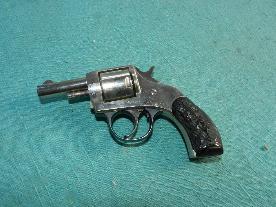 H&R Victor Model Solid Frame Revolver .32 S&W For Sale at GunAuction ...