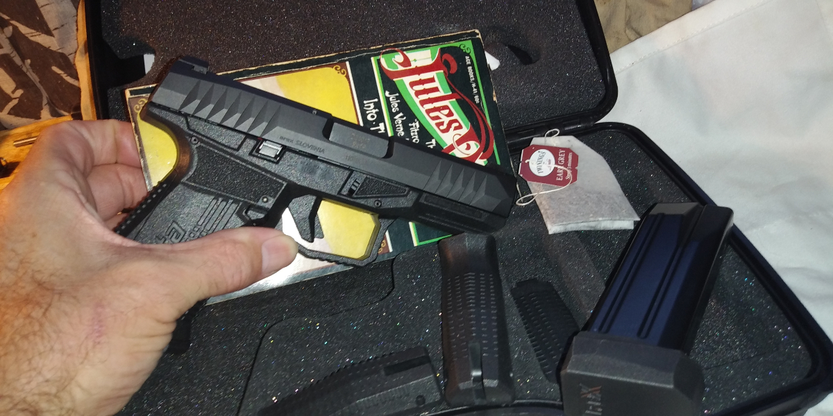 Rex Delta, in the box with all the goodies, plus Earl Grey. Jules Verne ...