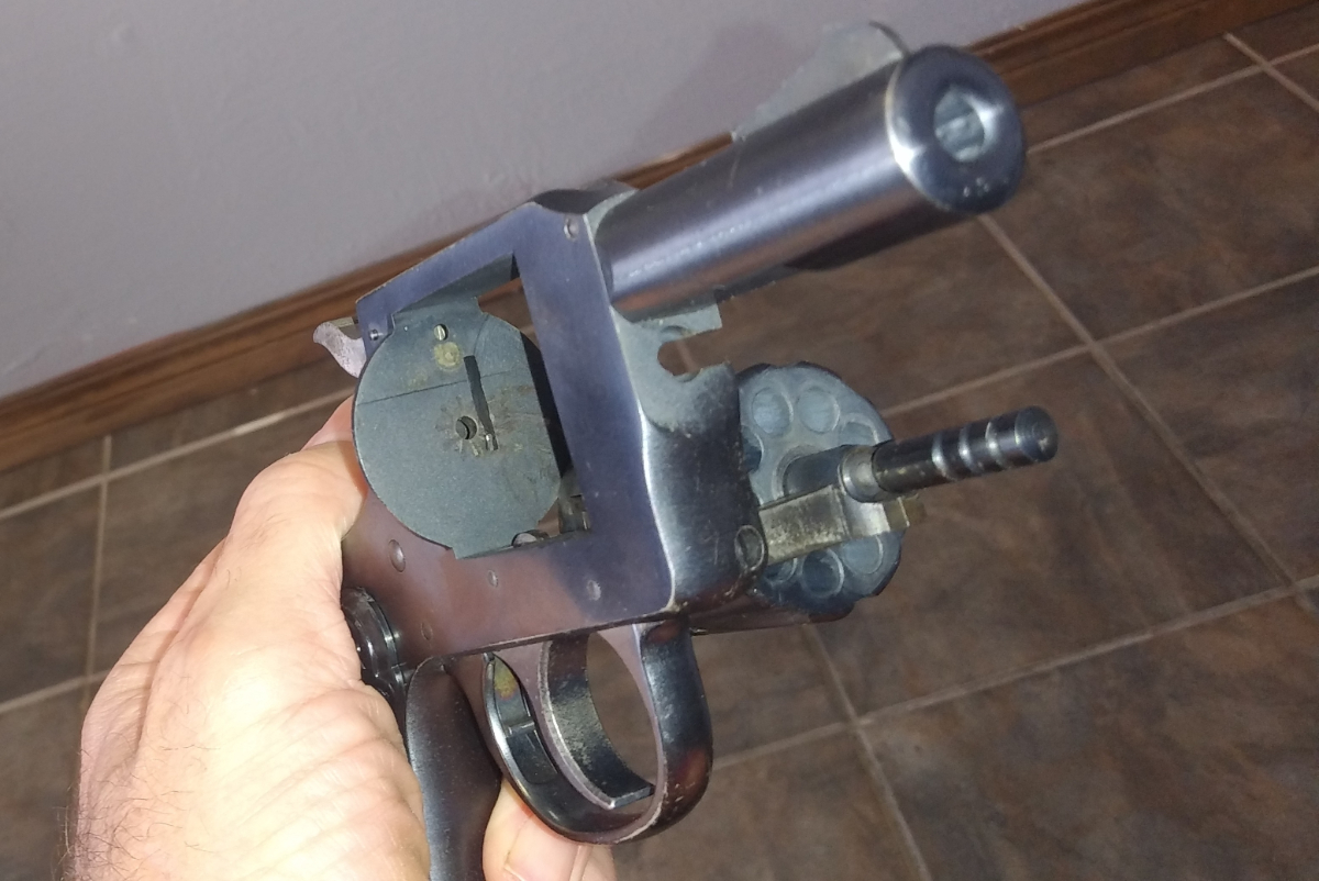 Harrington & Richardson H&R 9 shot .22 revolver, 929, Looks great ...