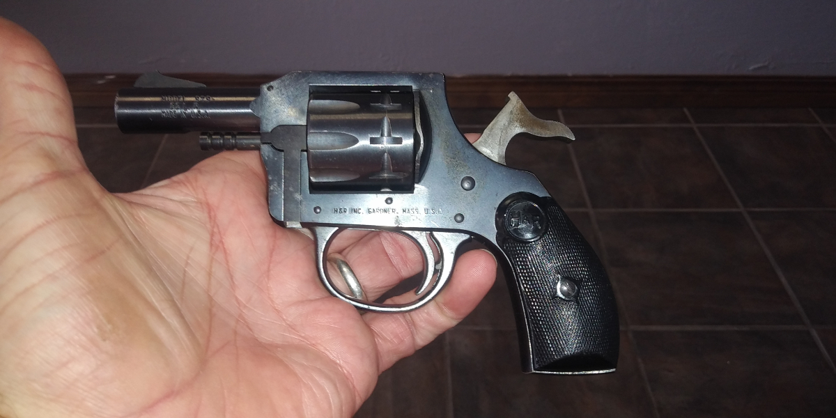 Harrington & Richardson H&R 9 shot .22 revolver, 929, Looks great ...