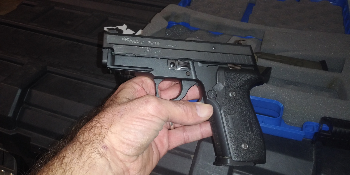Sig Sauer Sig P229 Dak .40, With 3 Factory Magazines. Great Shooter ...