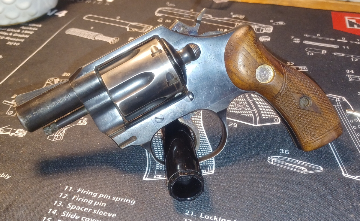 Miroku Liberty Chief Pocket Revolver. Looks Like A Colt Detective ...
