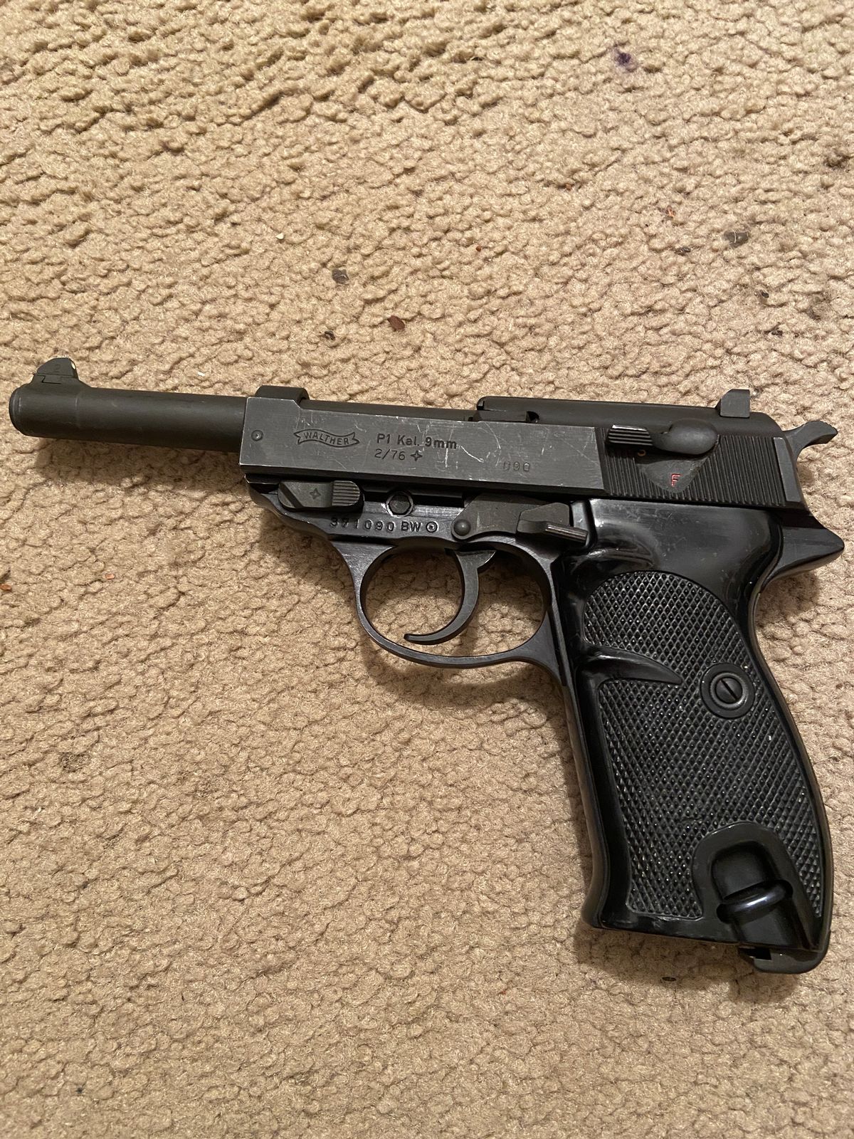 Walther P1 with 3 mags, made 2/76 9mm Luger 17264656 - GunAuction.com