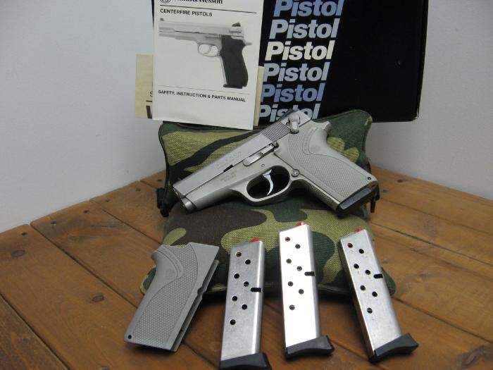 Smith & Wesson Model 3913 Lady Smith 9mm For Sale at GunAuction.com ...