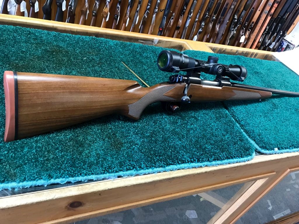 Winchester Model 70 Lightweight Bolt Rifle 270 Win With Vortex Viper 2 ...
