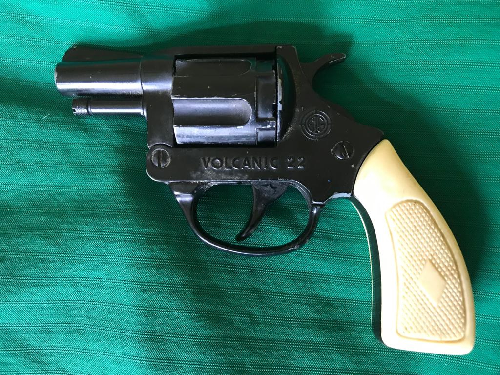 EIG Volcanic .22 Blank or Tear Gas Gun Model - V22 Made in Italy ...