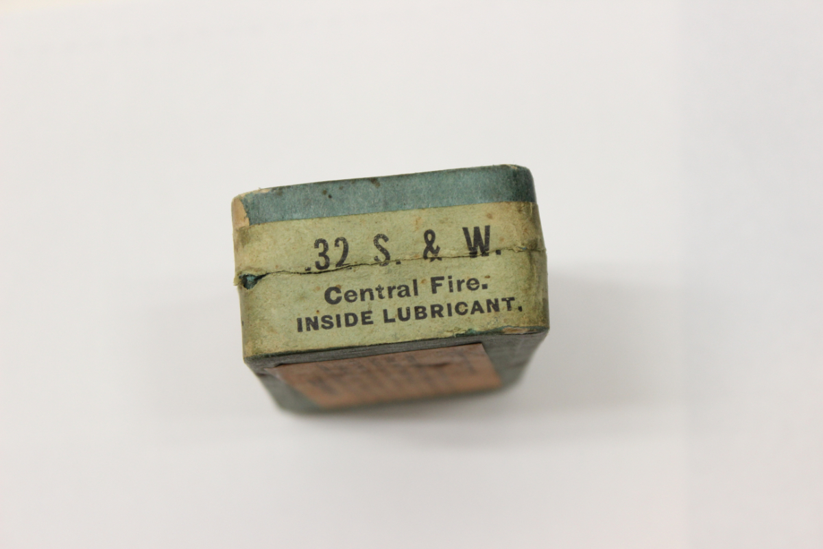 The Union Metallic Cartridge Co .32 S&W .32 Smith & Wesson Full 2pc ...