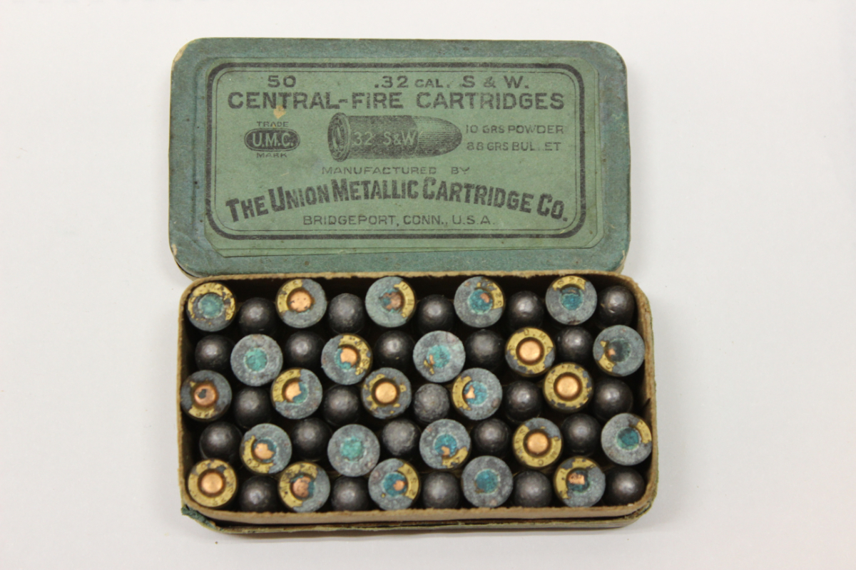 The Union Metallic Cartridge Co .32 S&W .32 Smith & Wesson Full 2pc ...