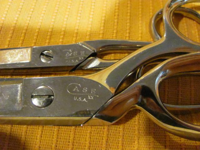 2 Case Xx Scissors 40-8se And 4813-6 For Sale at GunAuction.com - 9843571