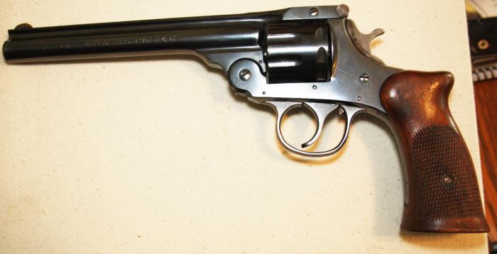 Harrington & Richardson, Inc. H&R Sportsman (.22 LR nine shot revolver 6