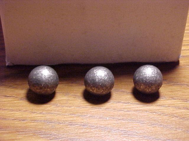 100 Cast 50 Cal. Round Balls .490dia 16481451 - GunAuction.com