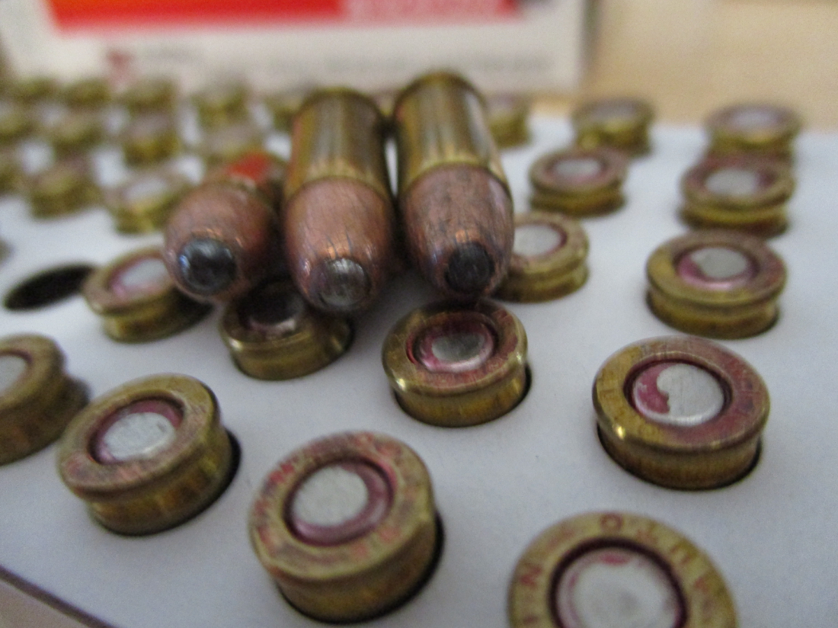 Winchester FULL BOX of .25 ACP (6.35mm) 45 Gr. Expanding Bullet ...