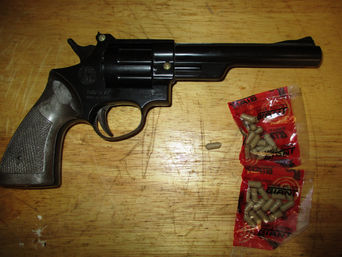 Mixed lot of three toy guns assorted pellet size 17223192 - GunAuction.com