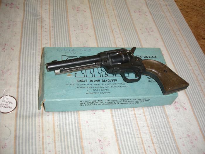 F.I.E. BUFFALO SCOUT 22 LR SINGLE ACTION 4 3/4 IN.