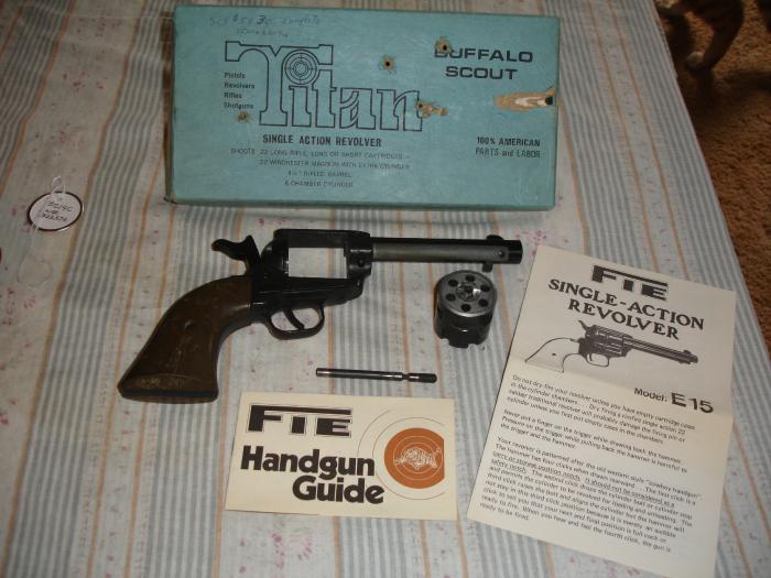 F.I.E. - BUFFALO SCOUT 22 LR SINGLE ACTION 4 3/4 IN. - Picture 4