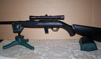 Mossberg Semi auto .22 Plinkster with 4x scope. NEW!!
