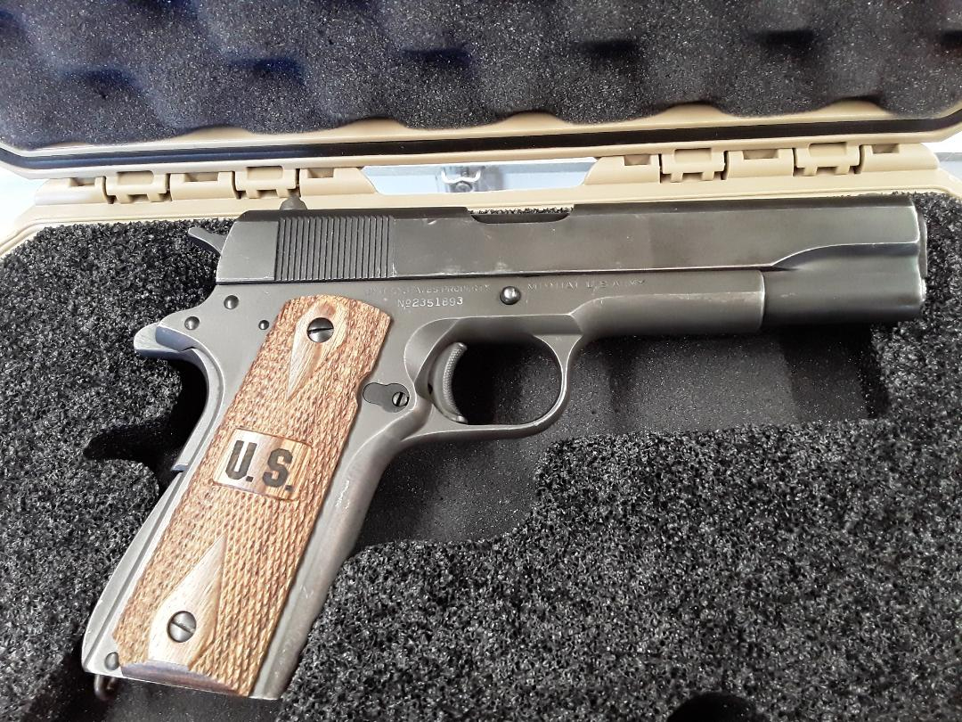 U.S. Colt 1911 #2351893 (1945) Service Grade Original Grips One ...