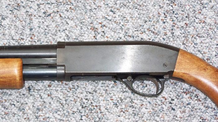 HIGH STANDARD - MODEL 200 - 12 GA - PUMP SHOTGUN - Picture 4