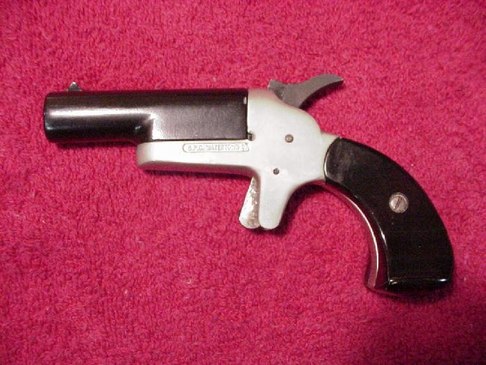 General Precision Corp - Model 10 .22LR w/Bianchi Leather - Picture 3