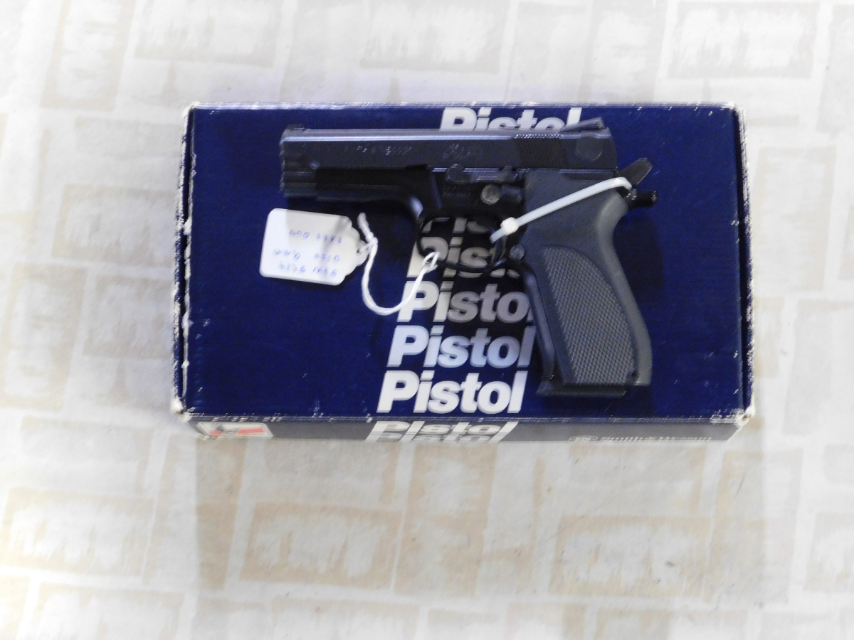 Smith & Wesson 5924 Pistol in 9mm. Like New In Box RARE gun