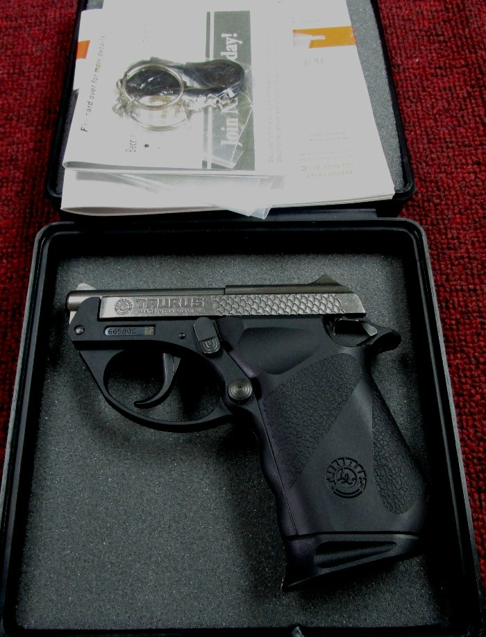 Taurus Pt22 Tip Up Barrel Double Action Polymer And Stainless 8+1 .22 ...