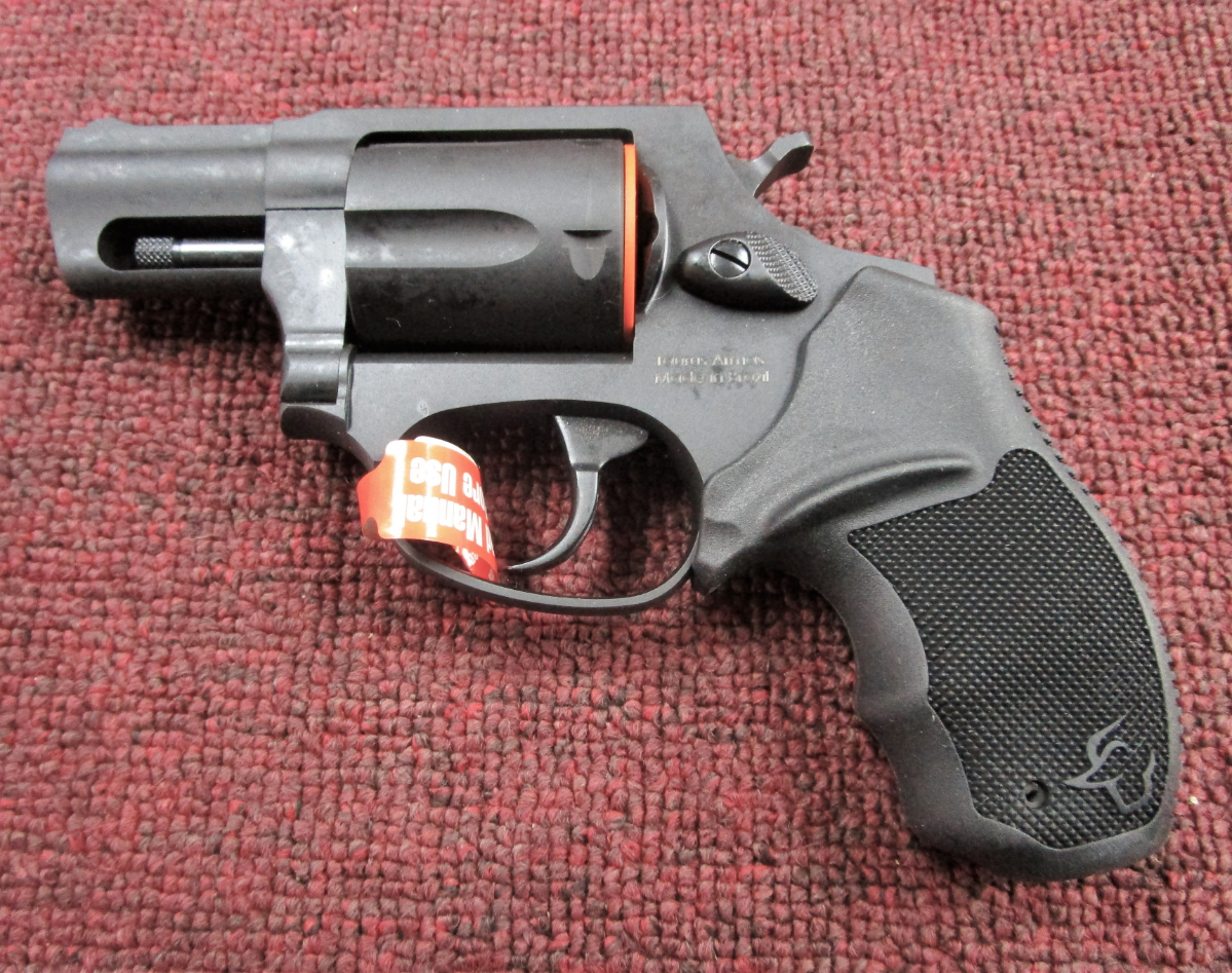Taurus 605 Blue Rubber Grips 5-Shot Fixes Sights .357 Magnum For Sale ...