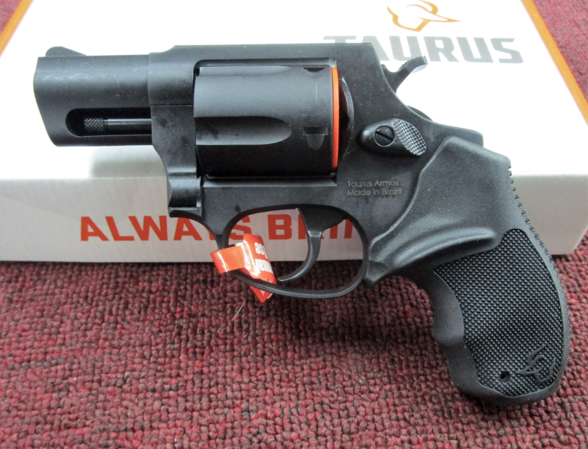 Taurus 605 Blue Rubber Grips 5-Shot Fixes Sights .357 Magnum For Sale ...