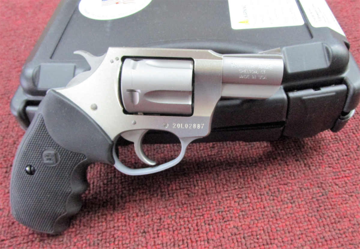 Charter Arms Ultra Lite 5 Shot 2in Barrel Weighs 12oz Empty .38 Special ...
