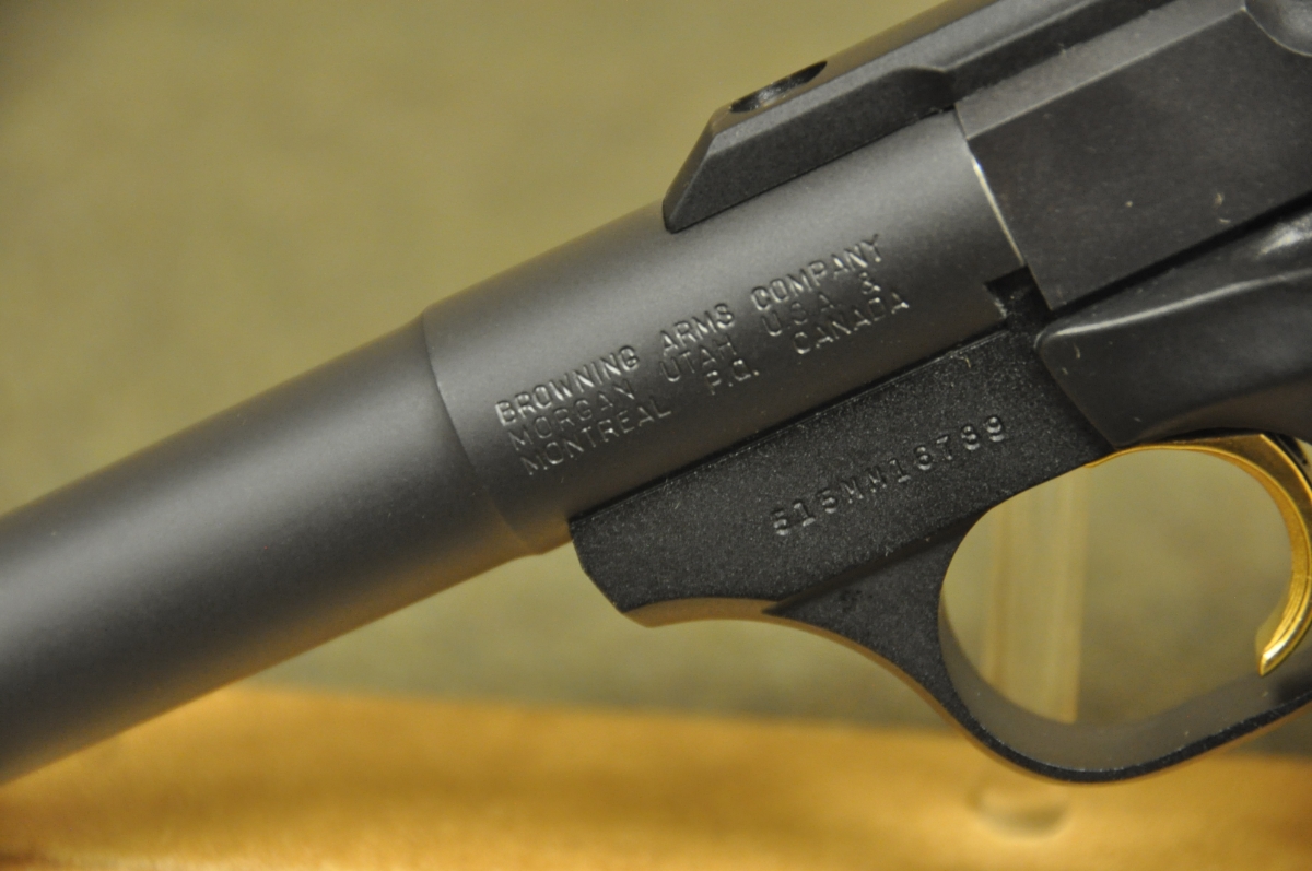 Browning Arms Co. Buckmark Camper Pro Target 5-1/2" Bull Barrel 22lr W ...