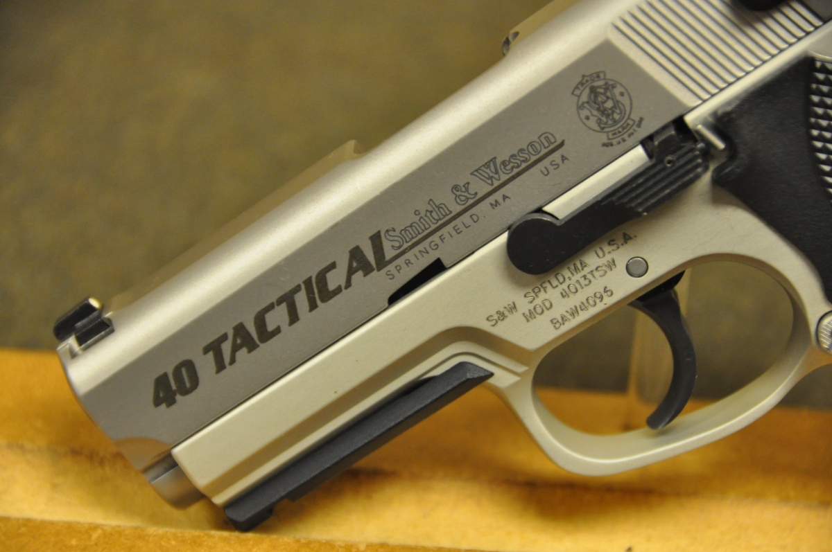 Smith & Wesson 4013tsw 40 Tatcical W/ 3.5 In. Barrel, 2-9rd Mags And ...