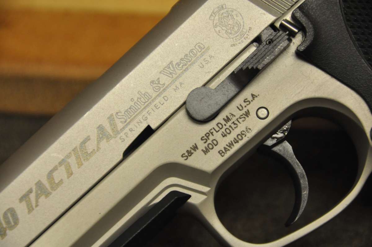 Smith & Wesson 4013tsw 40 Tatcical W/ 3.5 In. Barrel, 2-9rd Mags And ...