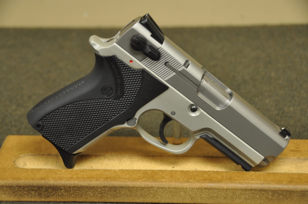 Smith & Wesson 4013tsw 40 Tatcical W/ 3.5 In. Barrel, 2-9rd Mags And ...