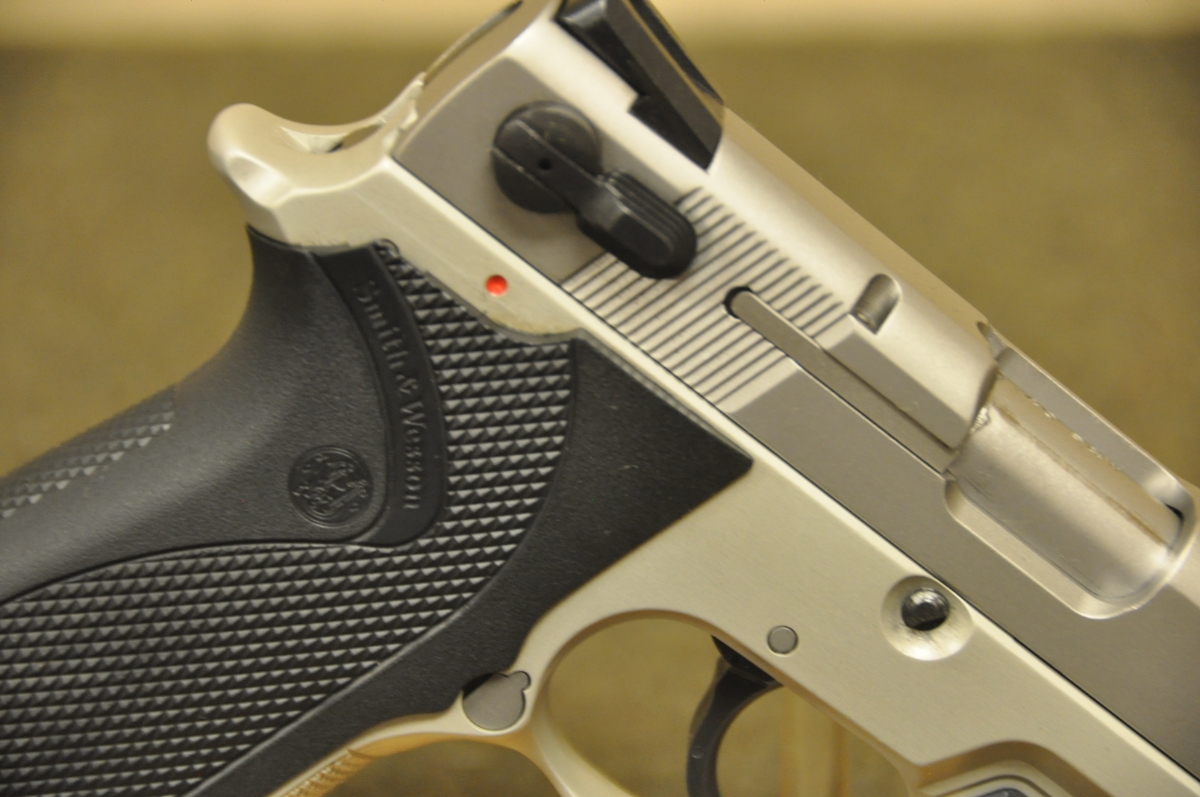 Smith & Wesson 4013tsw 40 Tatcical W/ 3.5 In. Barrel, 2-9rd Mags And ...