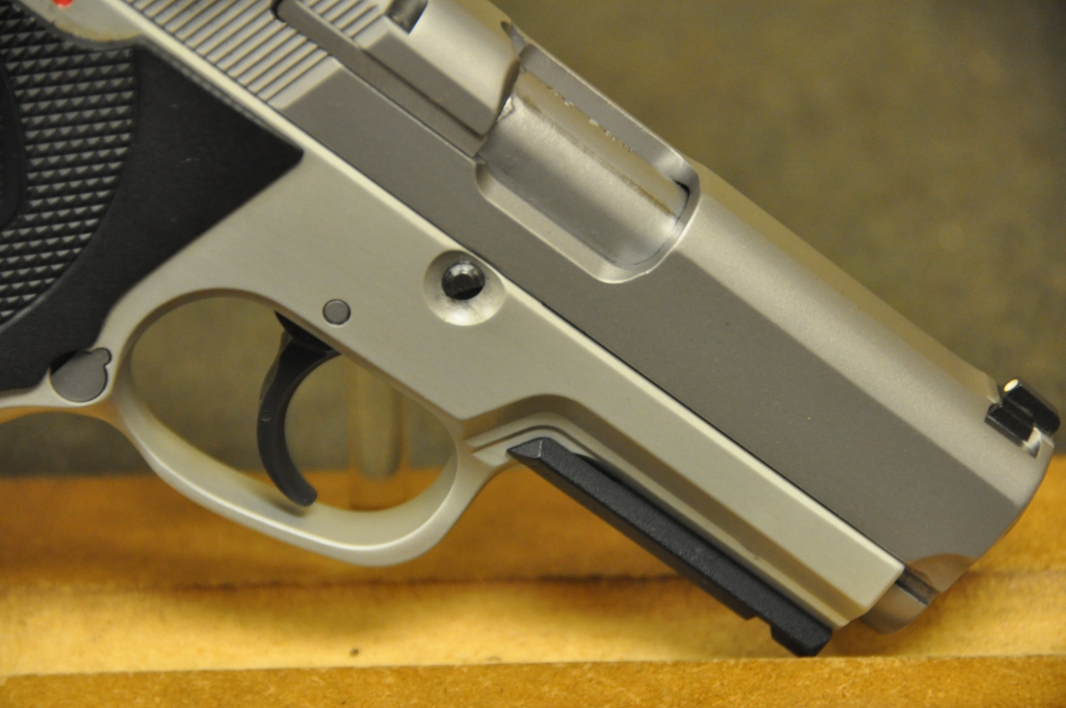 Smith & Wesson 4013tsw 40 Tatcical W/ 3.5 In. Barrel, 2-9rd Mags And ...