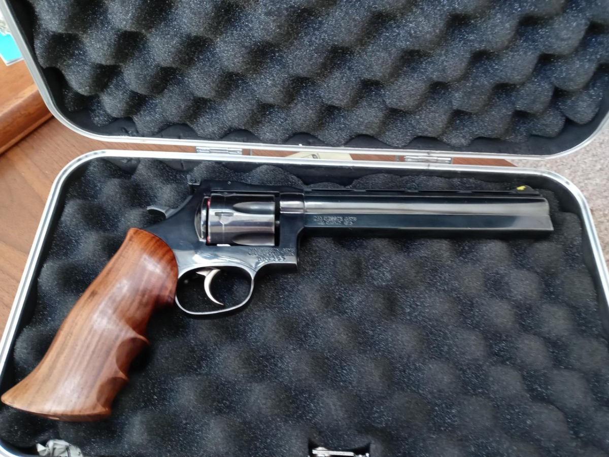 Dan Wesson .44 Mag 8" 6-Shot Revolver .44 Mag. For Sale at GunAuction ...