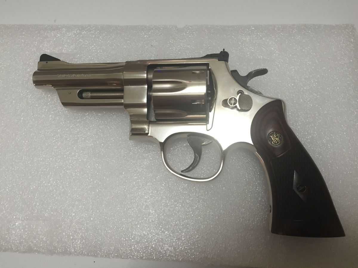 Smith & Wesson - Model 27-9 .357 Mag Bright Nickel Plated, 4