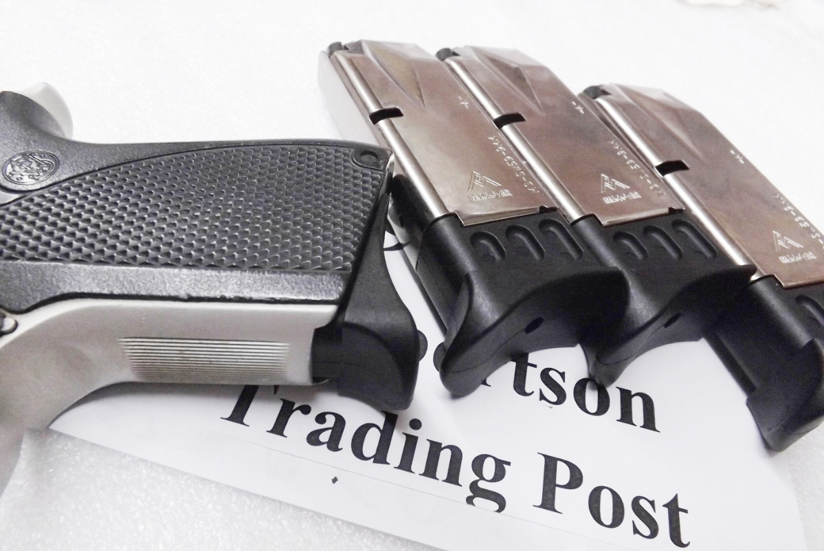 S&W 6904 6906 469 669 Mecgar 10 Rd 9mm Magazines Smith & Wesson Finger ...