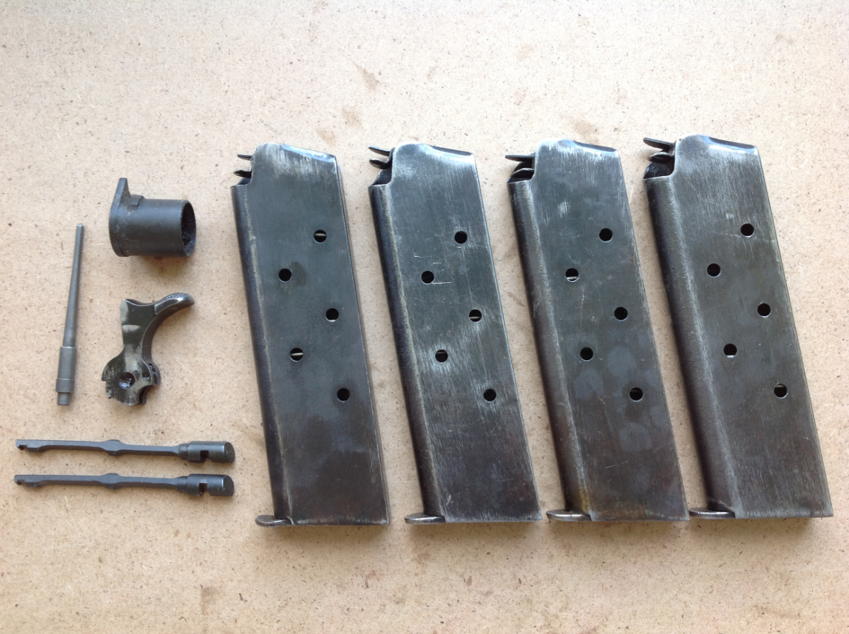 Colt 1911 A1 45ACP spare parts and 4 mags WW2 Vintage