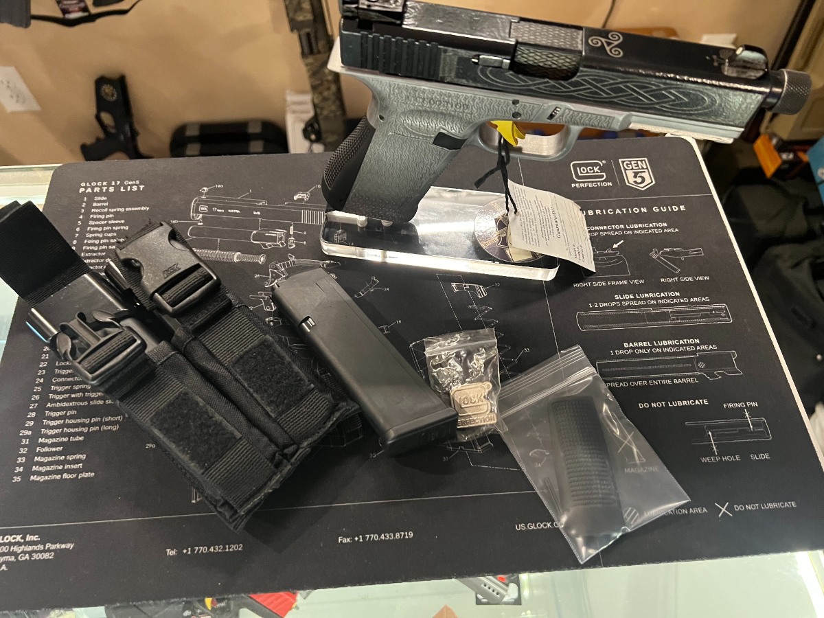 Metal Custom Glock 22 with Laser Engraved Frame and Slide .40 S&W ...