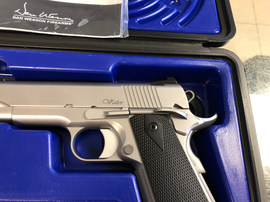 Dan Wesson 1911 Valor Commander Single 4.25in 9+1 Nice 9mm Luger For ...
