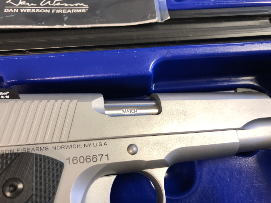 Dan Wesson 1911 Valor Commander Single 4.25in 9+1 Nice 9mm Luger For ...