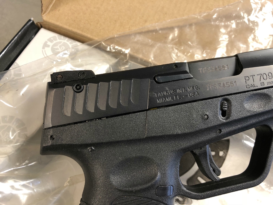 Taurus 709 Slim Sa/Da 3 Inch 6+1 Black Poly Grip Blued Slide Nice 9mm ...