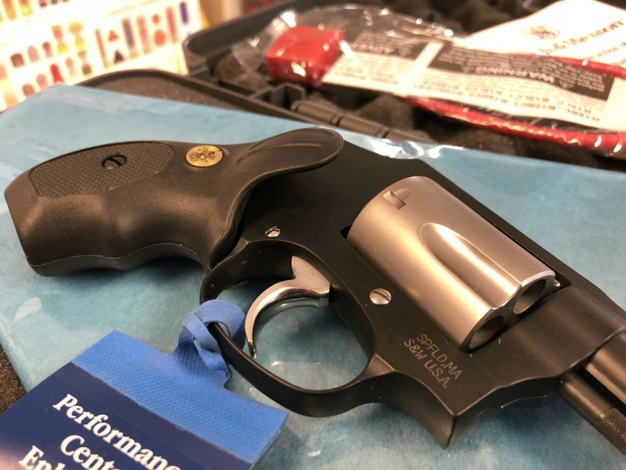 Smith & Wesson Model 442 Two-Tone Performance Center 38 Special 5 Shot ...