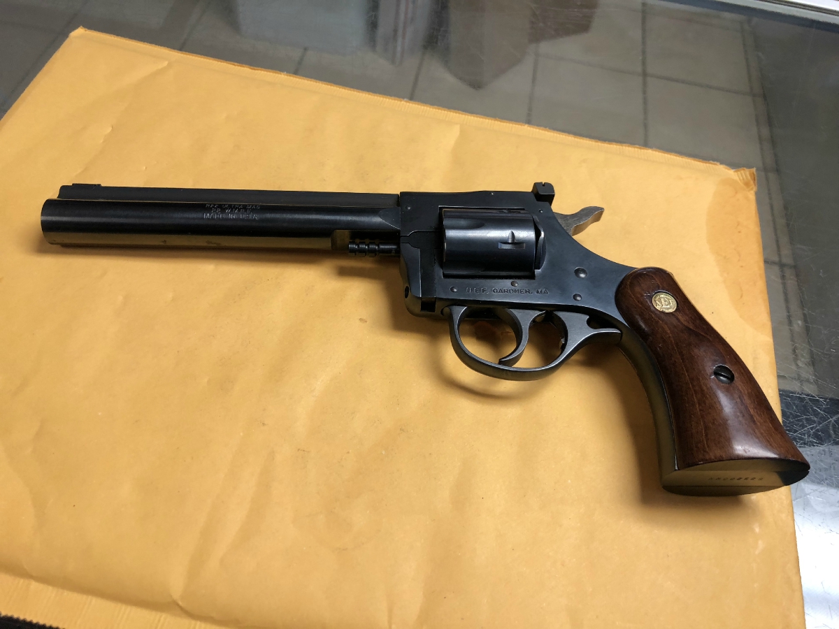 NEW ENGLAND FIREARMS MODEL R22 ULTRA MAG 22 WMRF 6 SHOT DOUBLE ACTION ...