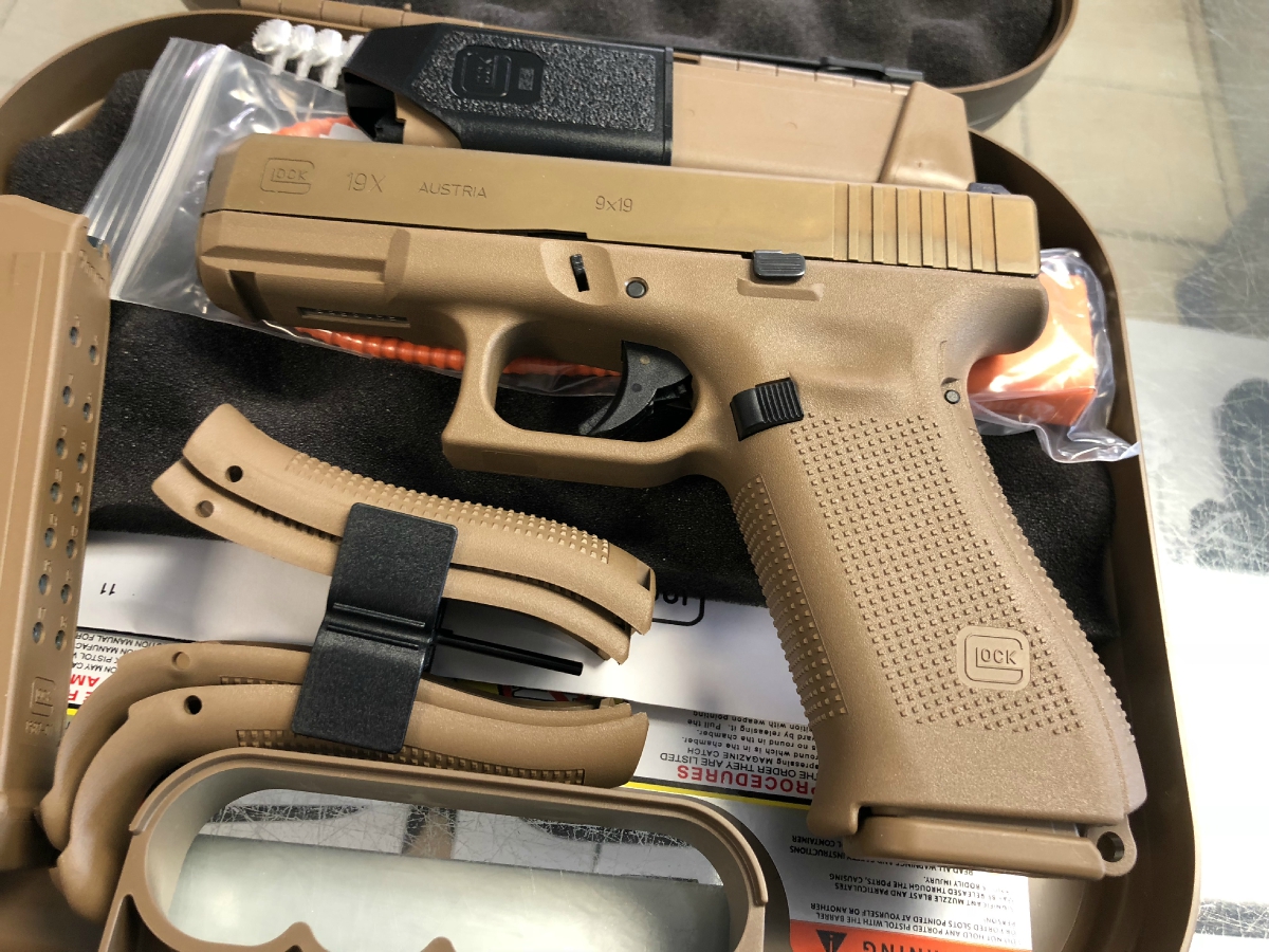 GLOCK - 19X Crossover 9mm Luger 17+1 GLOCK NIGHT SIGHTS Coyote ...