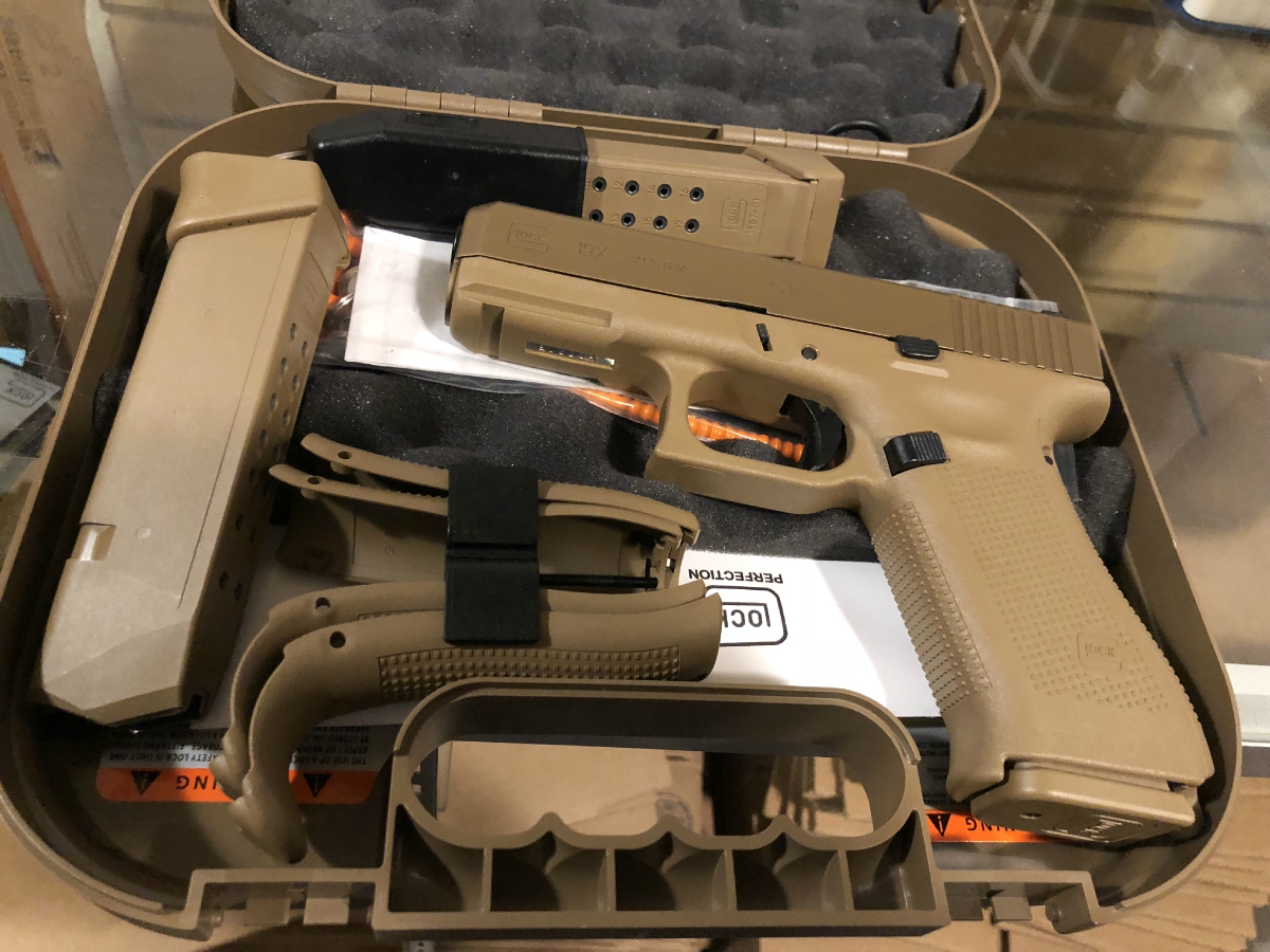 Glock 19x Crossover 9mm Luger 3 Mags Night Sights Coyote Backstrap Grip ...
