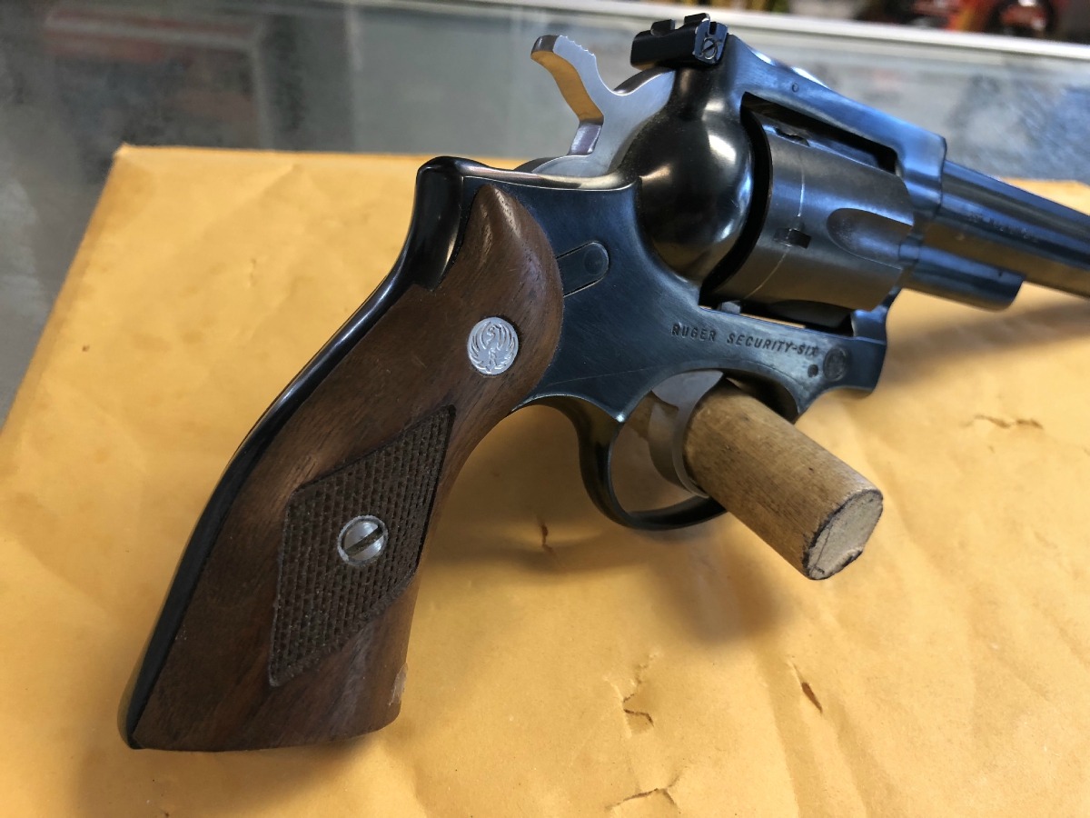 RUGER MODEL SECURITY SIX 6 SHOT REVOLVER WITH WOOD GRIPS 6 INCH BARREL ...