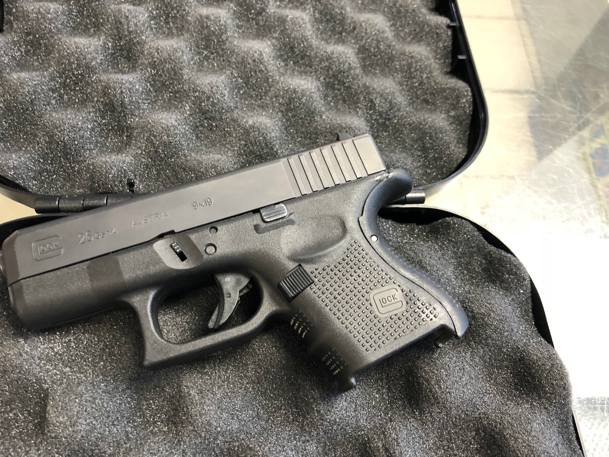 Glock Model G26 Gen 4 Sub-Compact Semi-Auto Pistol 10 Round Mag Nice ...