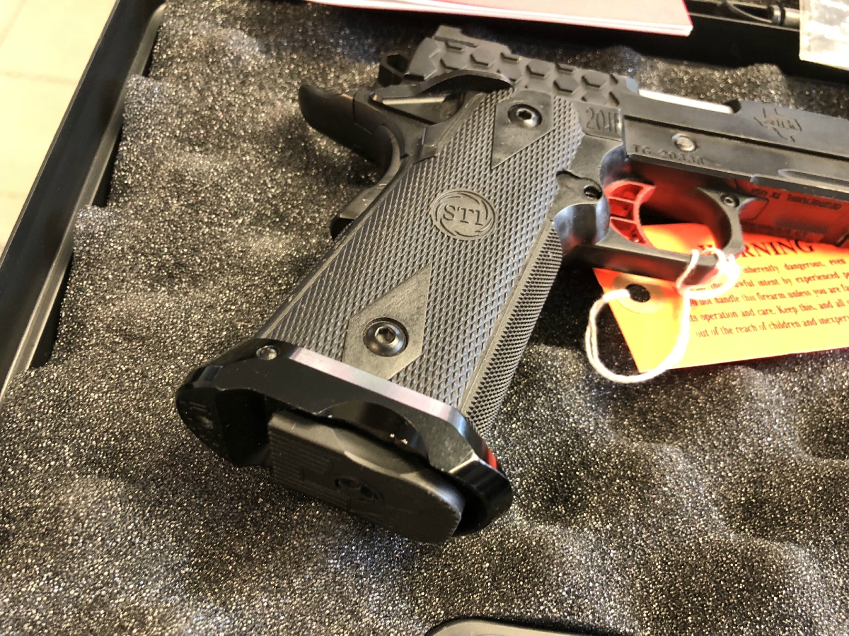 Sti Guns Model 2011 Hex Tactical Ds 5.0 14 Round Mag Very Nice Pistol ...